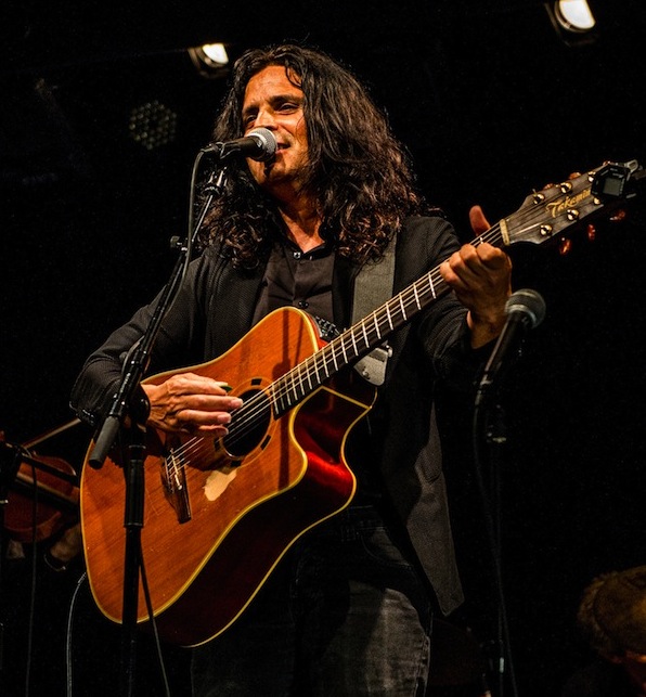 Rock pioneer plays at Chan